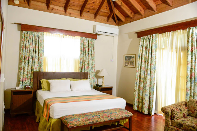 Alhambra Inn - Connecting Jamaica