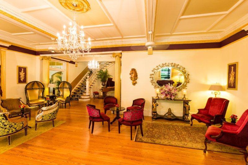 The Regency Bar & Lounge - Connecting Jamaica