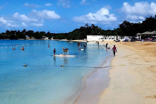 Puerto Seco Beach - Connecting Jamaica